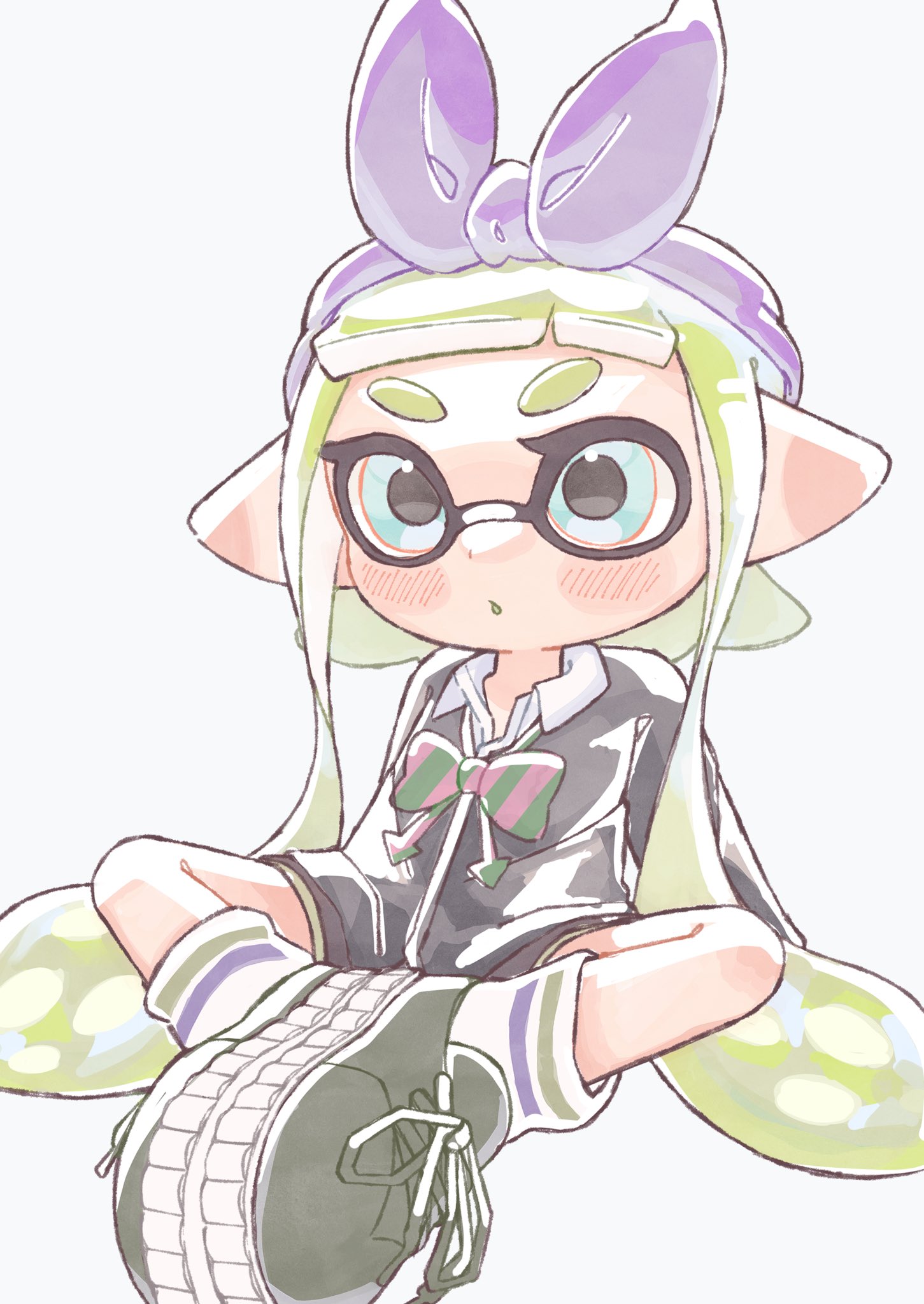 Safebooru - 1girl blue eyes bow bow hairband butterfly sitting ...