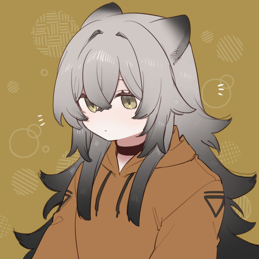 Safebooru - 1girl animal ears black choker brown background brown eyes brown hoodie choker ...