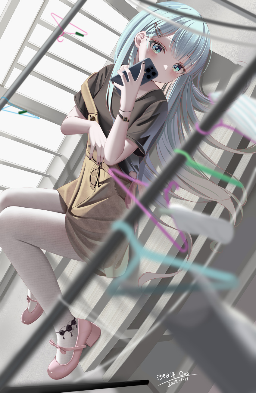 Safebooru - 1girl absurdres black nails black shirt blurry blurry foreground blush cellphone ...