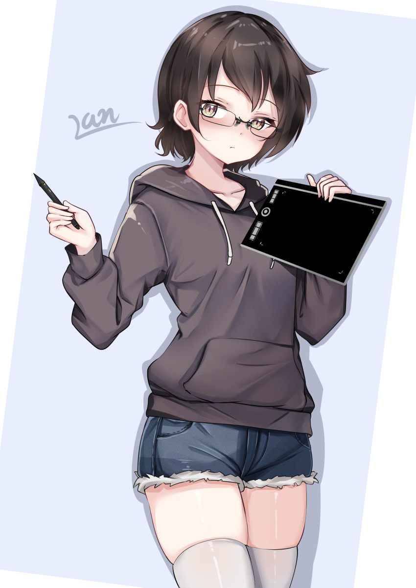 Safebooru - 1girl absurdres black hair black hoodie black sweater blue shorts brown eyes chinese ...
