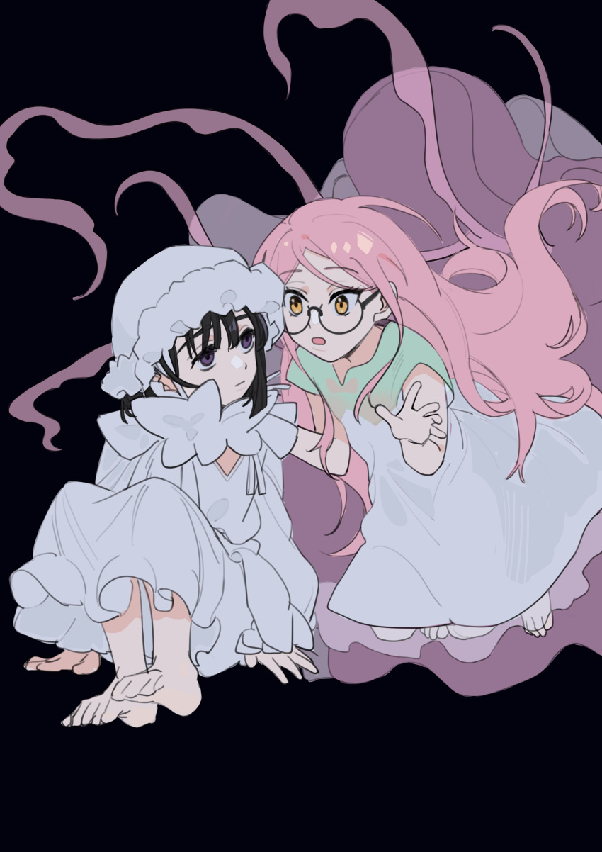 Safebooru - 2girls absurdres aged down alien stage barefoot black hair child chinese commentary ...