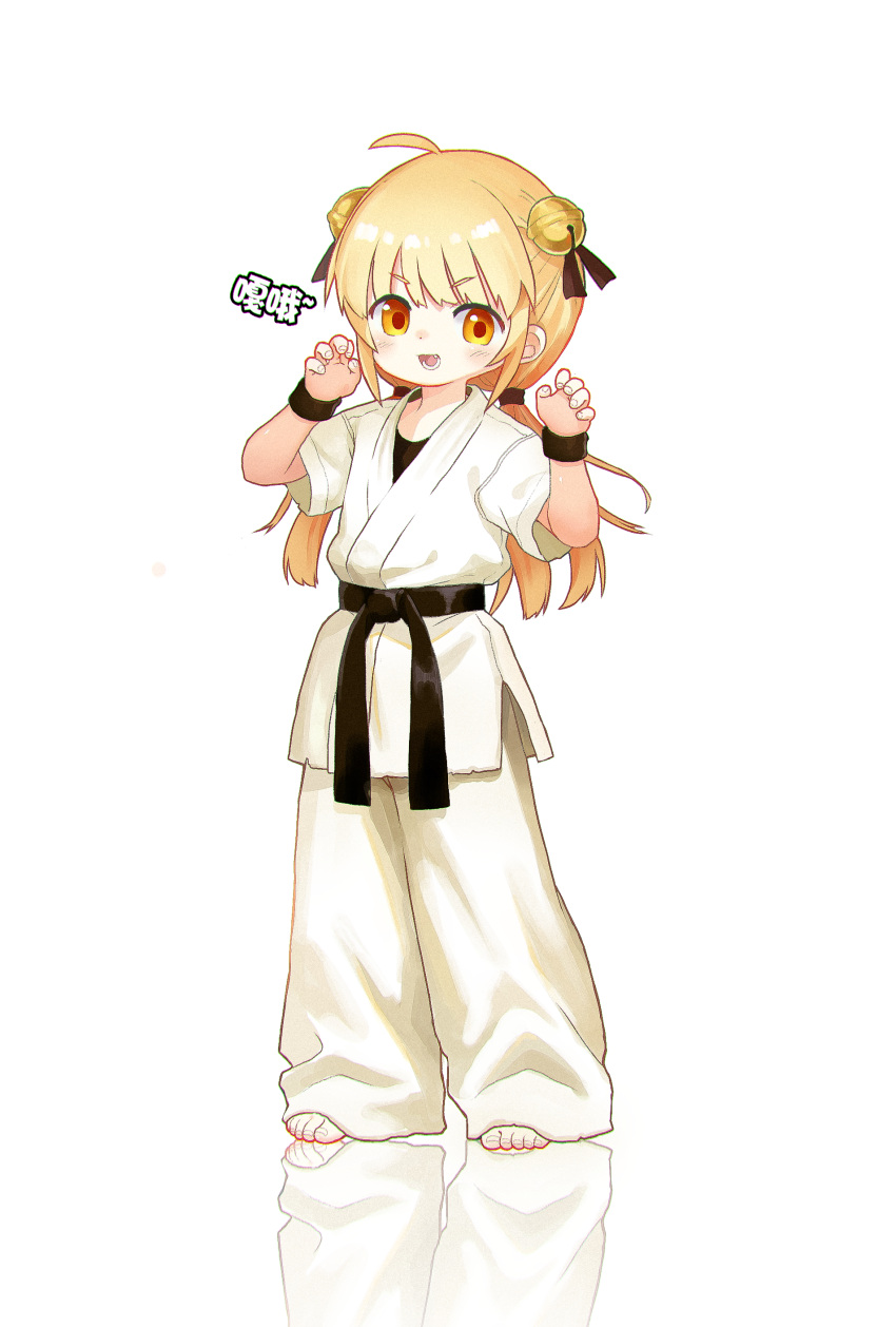 Safebooru - 1girl absurdres ahoge barefoot belt black belt blonde hair chinese commentary claw ...