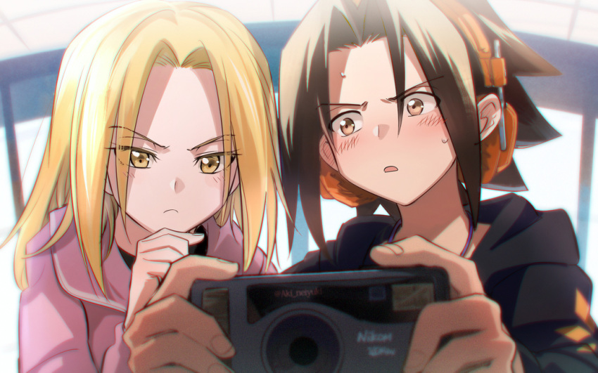 Safebooru - 1boy 1girl aki (neyuki41028) asakura you black sweater blonde hair blush brown eyes ...