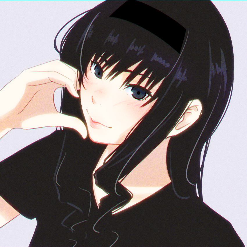Safebooru - 1girl amagami black eyes black hair black hairband black shirt blue background ...