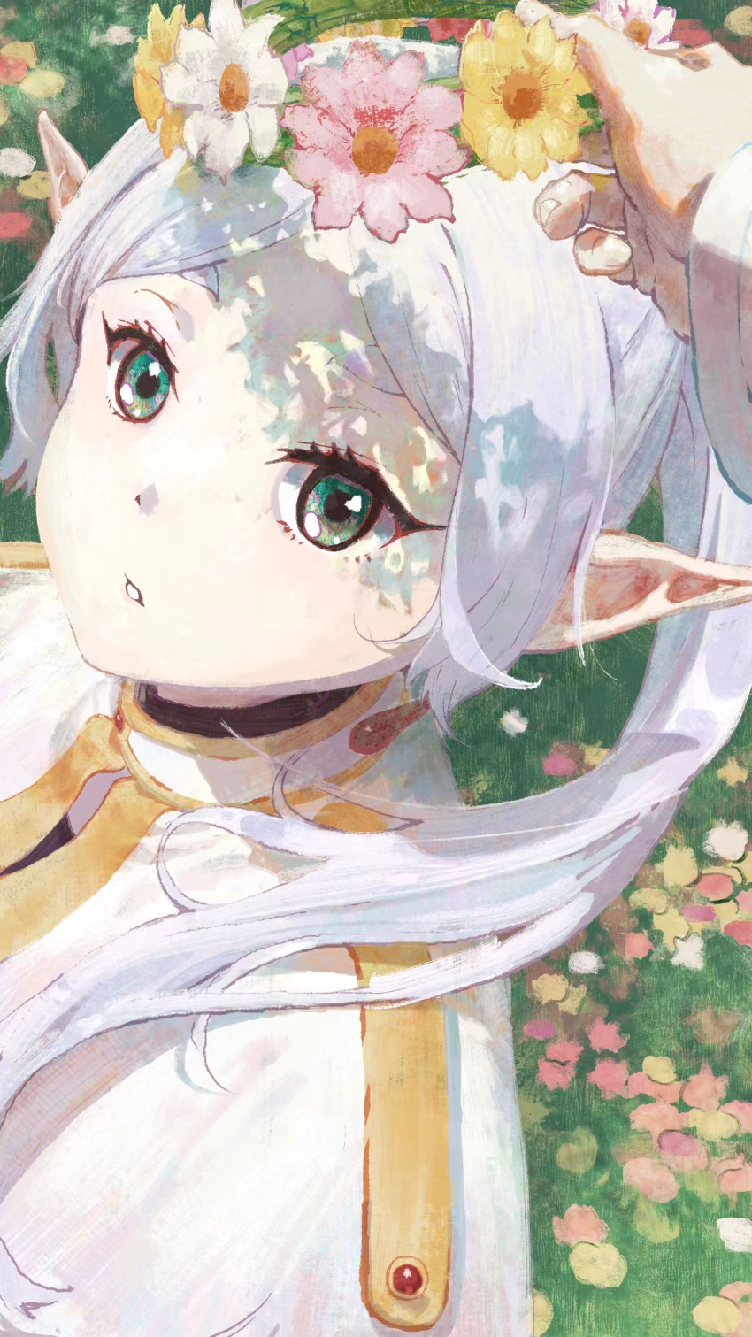 Safebooru - 1boy 1girl elf flower frieren gold trim green eyes head wreath highres himmel ...