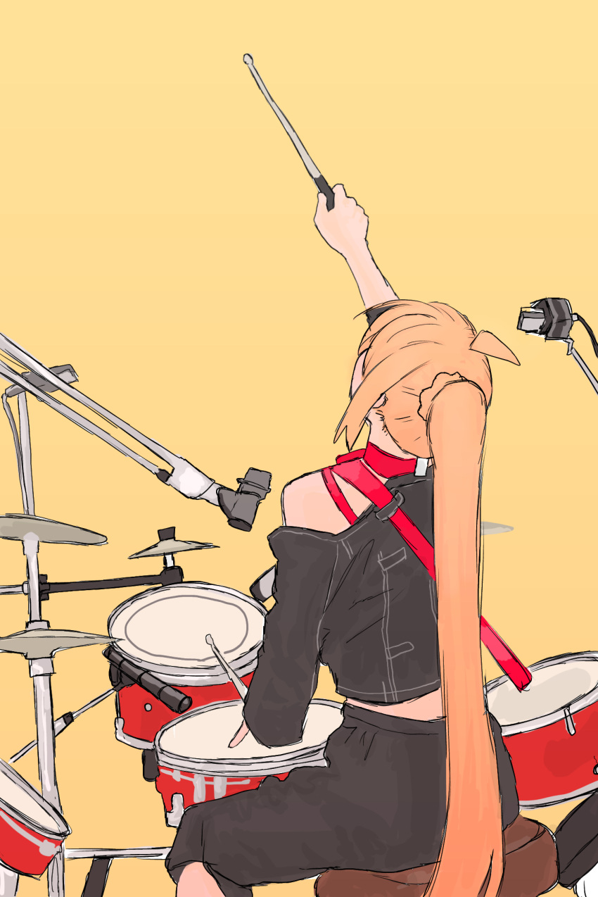 Safebooru - 1girl ahoge black shirt black shorts blonde hair bocchi the rock! choker commentary ...