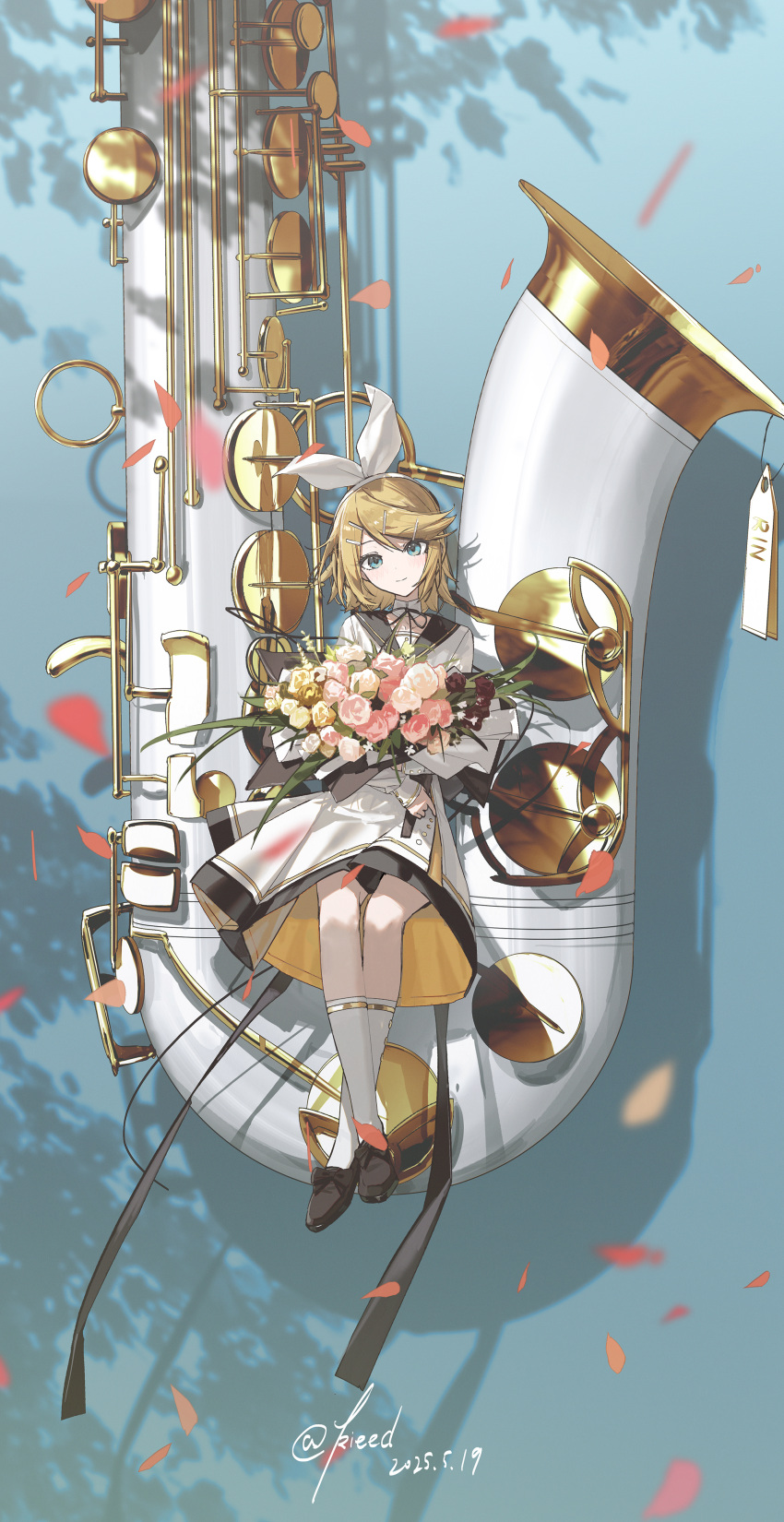 Safebooru - 1girl absurdres black sailor collar black shoes blonde hair blue eyes blush bouquet ...